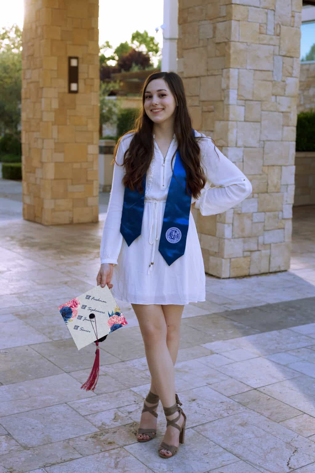 29 Easy Graduation Cap Ideas To Add Some Serious Eye Candy To Your On ...