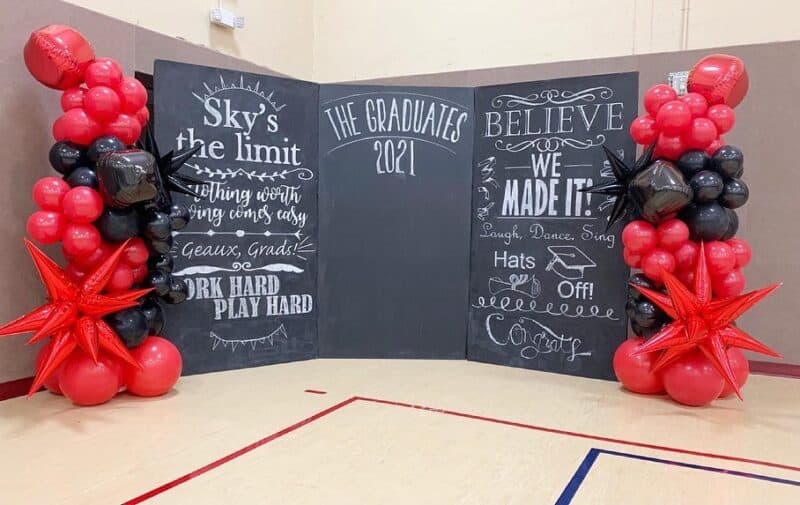21 Beautiful Graduation Party Backdrop Ideas to Take your Grad Party to the Next Level - With Houna