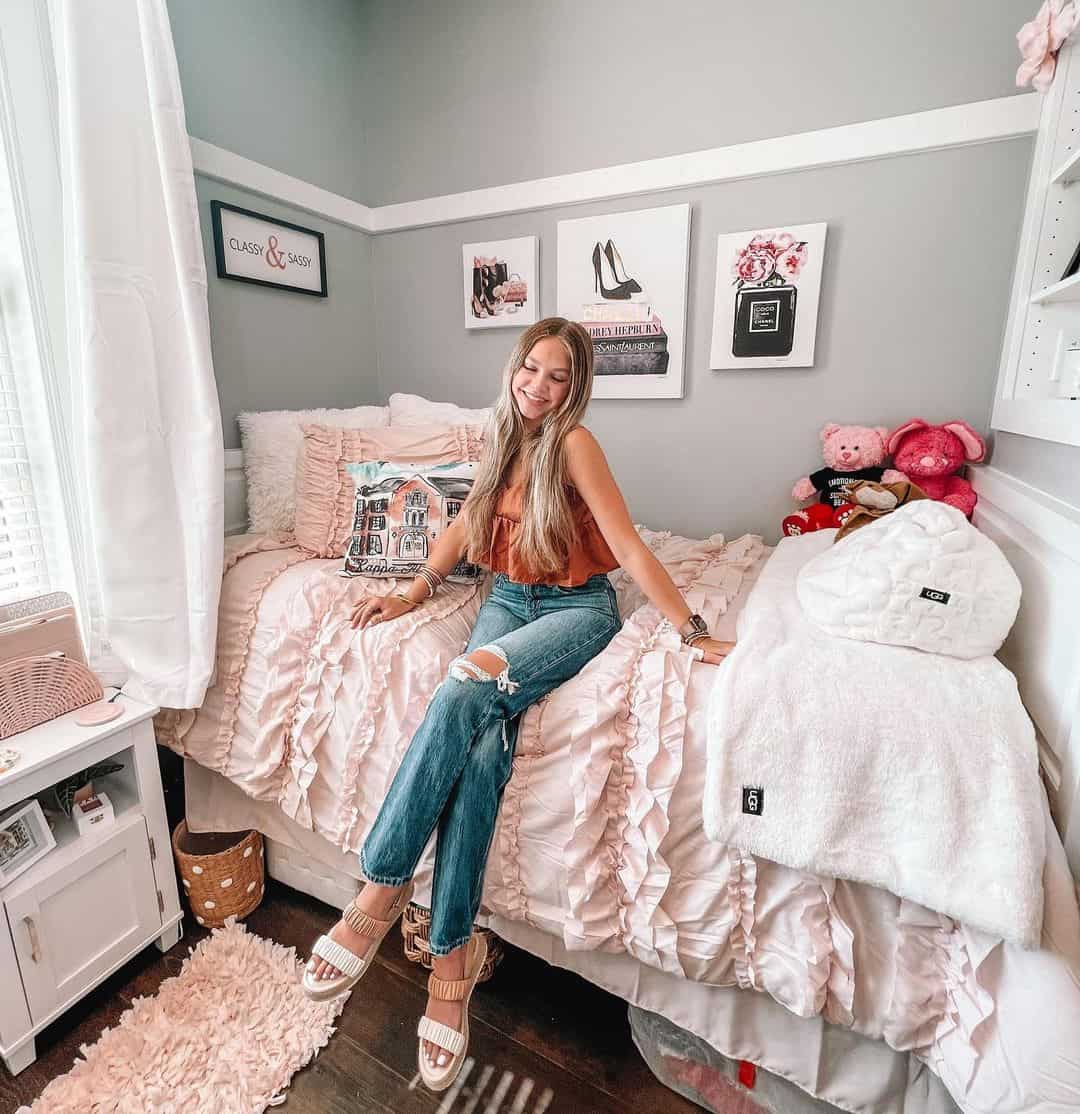42 Trendy Dorm Room Ideas College Girls Have to Copy This Year - With Houna