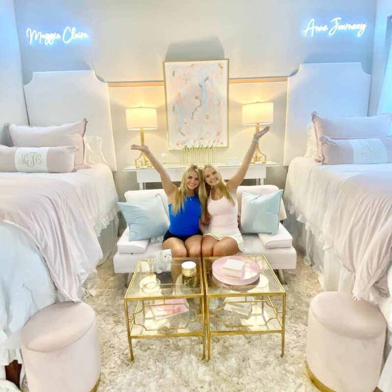 42 Trendy Dorm Room Ideas College Girls Have to Copy This Year - With Houna