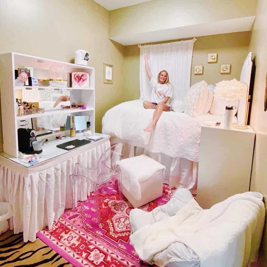 42 Trendy Dorm Room Ideas College Girls Have to Copy This Year - With Houna