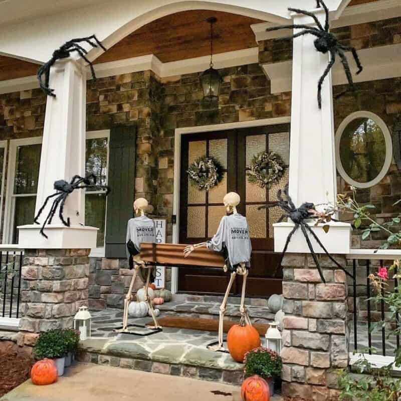 35 Spooky Halloween Front Porch Decor Ideas to Perfectly Haunt Your ...