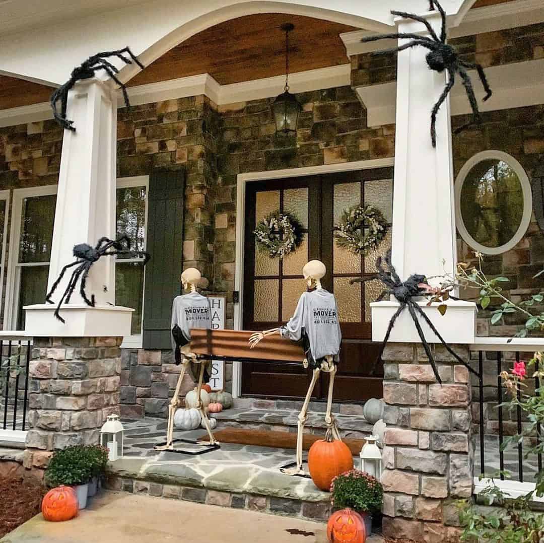 35 Spooky Halloween Front Porch Decor Ideas to Perfectly Haunt Your ...
