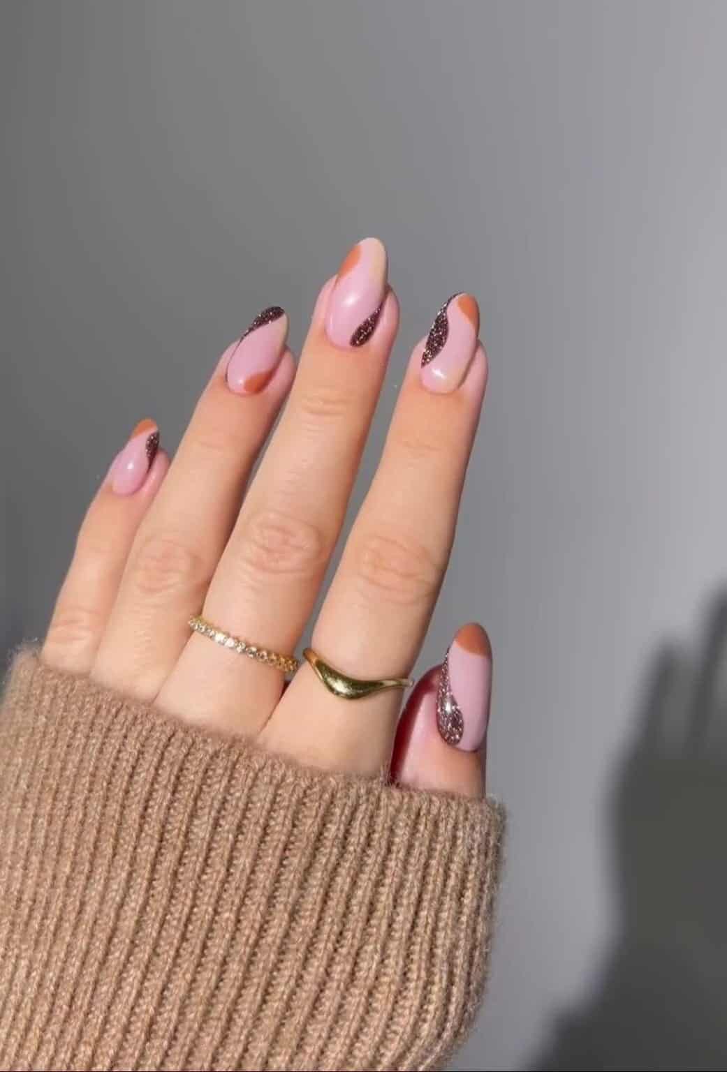 35 Stunning Fall Manicure Ideas to Embrace the Autumn Vibes - With Houna