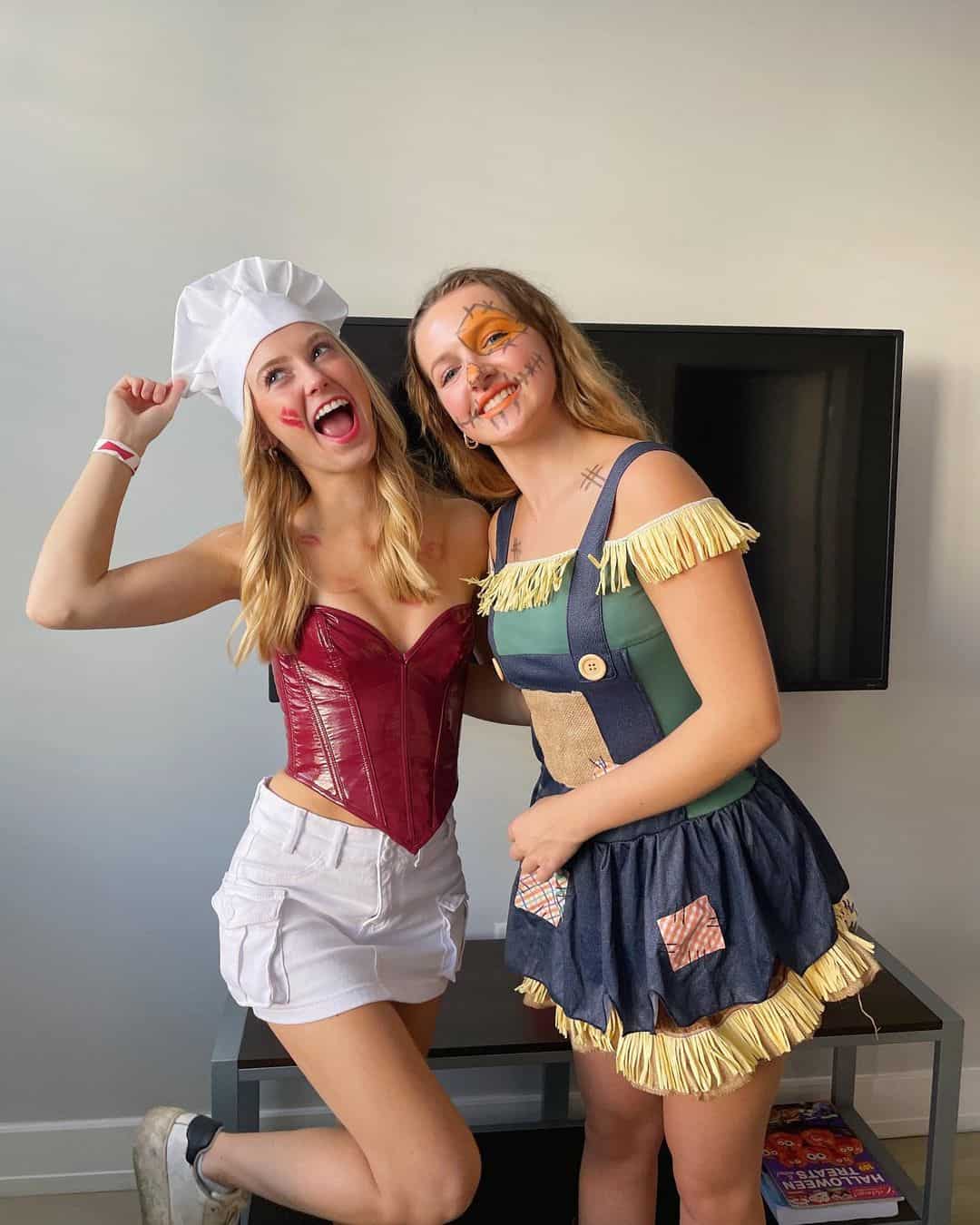 48 Breathtaking Best Friend Halloween Costumes To Match With Your ...