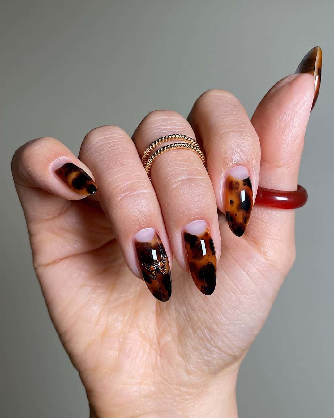 37 Cute Tortoise Nails and Tortoise Nail Designs To Spice Up This Fall ...