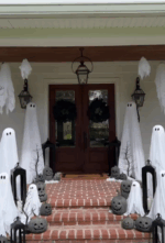 35 Spooky Halloween Front Porch Decor Ideas to Perfectly Haunt Your ...